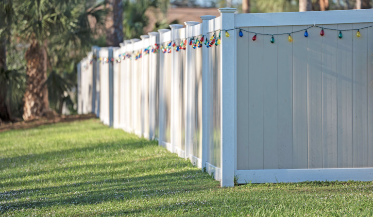 Vinyl Fence - Middletown OH | Simpson Fence
